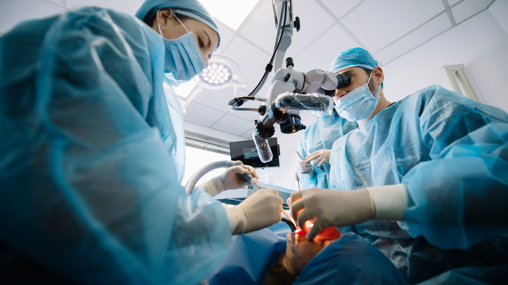 Chirurgia Orale | Dr. Calzonetti, Dentista a Civitanova Marche